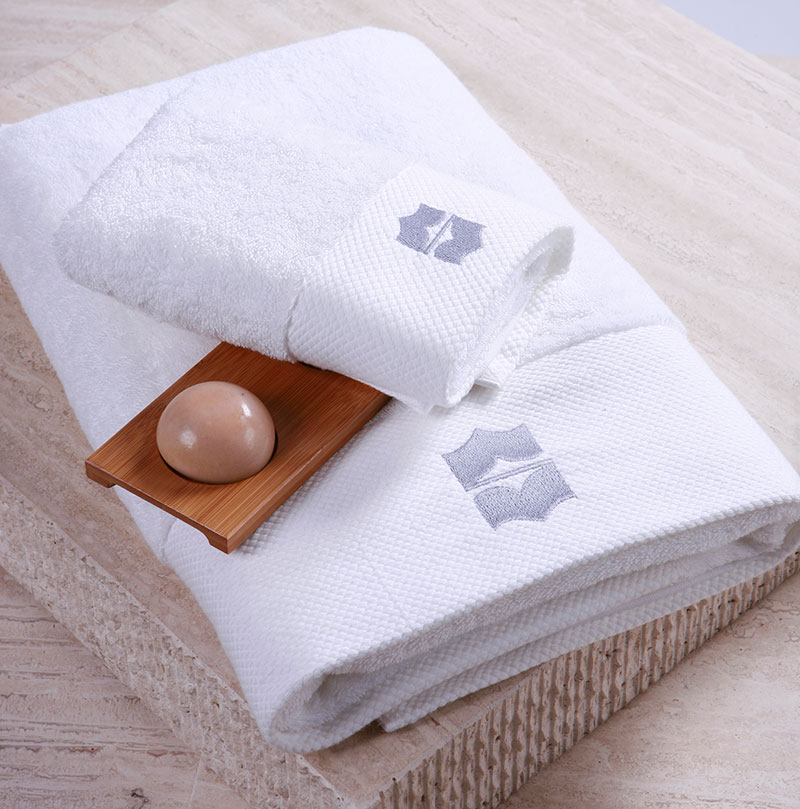 Free Sample 100% Cotton 5 Star Luxury Hotel Bath Towel Set in Guangzho