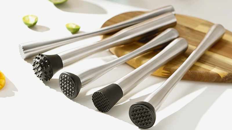 How to Use a Cocktail Muddler a Beginners Guide