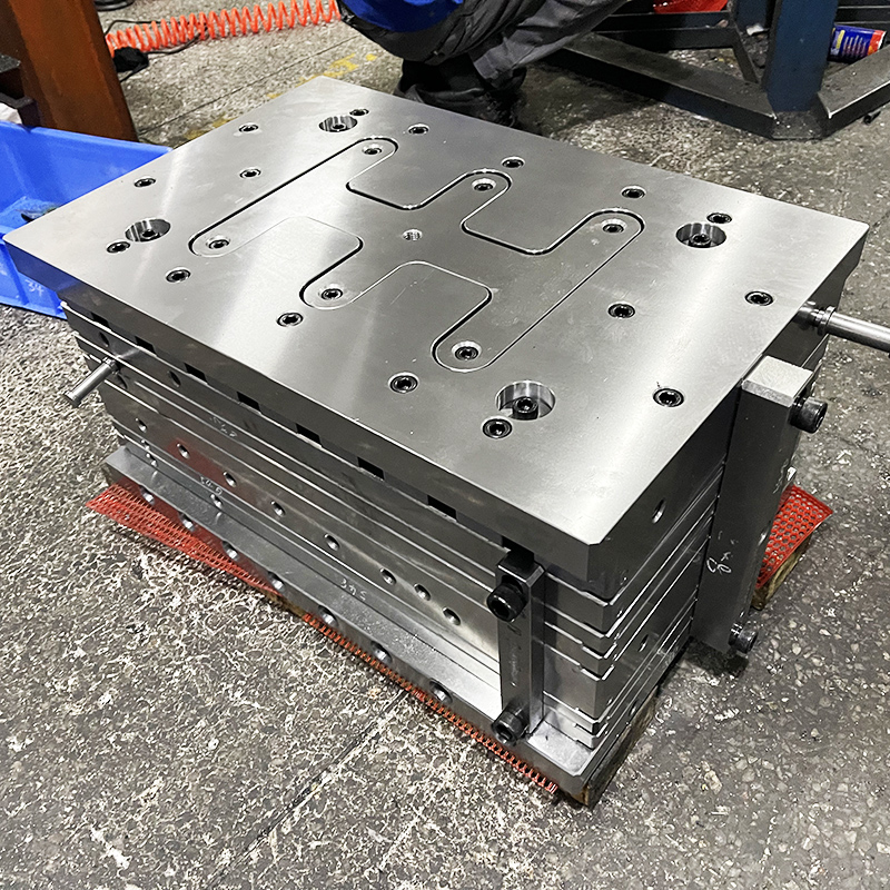 Understanding the Benefits of a Multi Cavity Mold Base in Injection ...