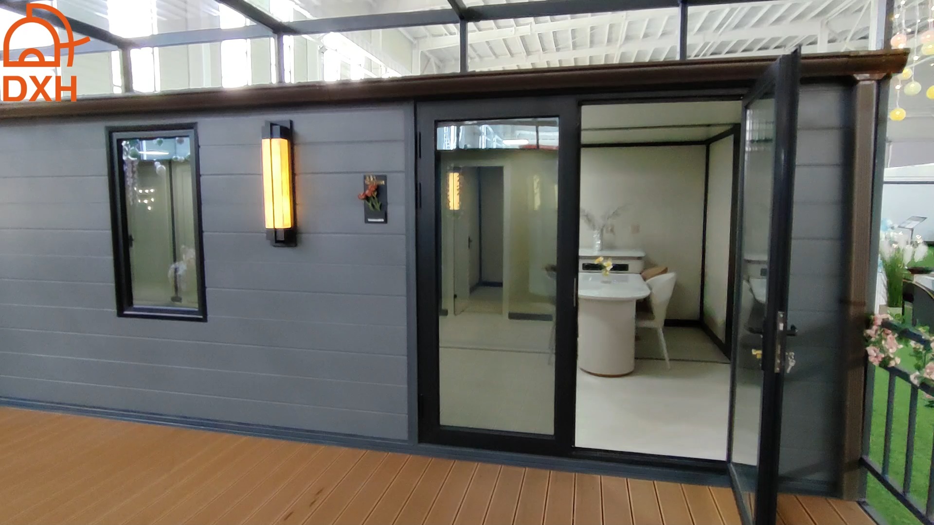 Casa contenedor expandible con techo plano de 40 pies DXH con tres ...