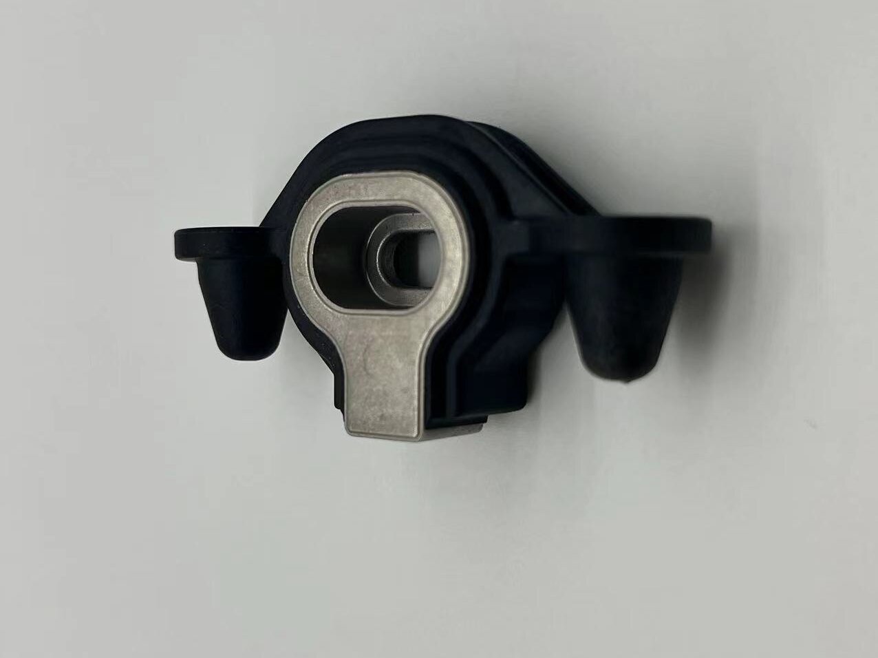 Assembly Yoke: Insert Molding - Pioneer Plastech