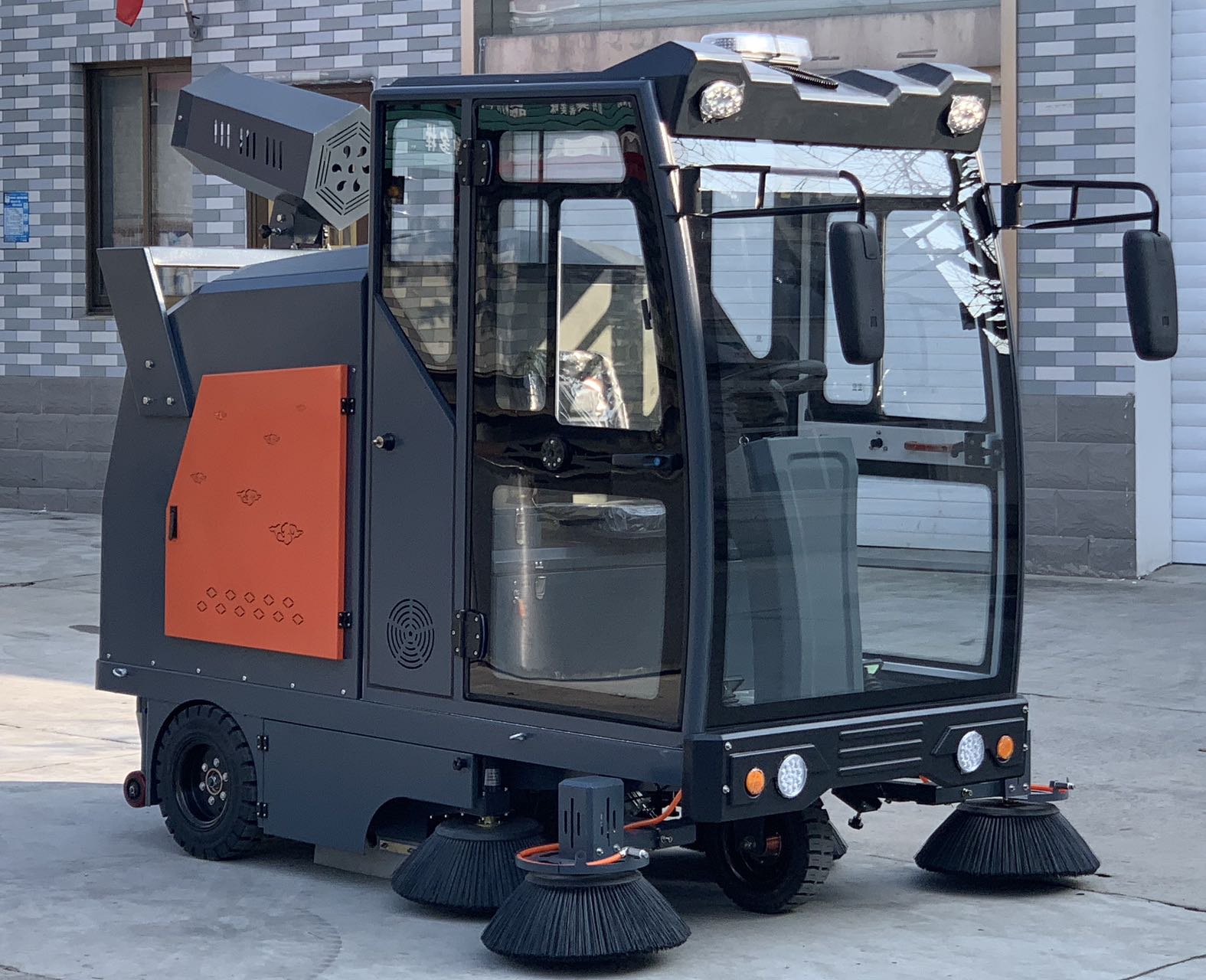 Automatic C11 Fully Enclosed Sweeper Machine - VLIFT