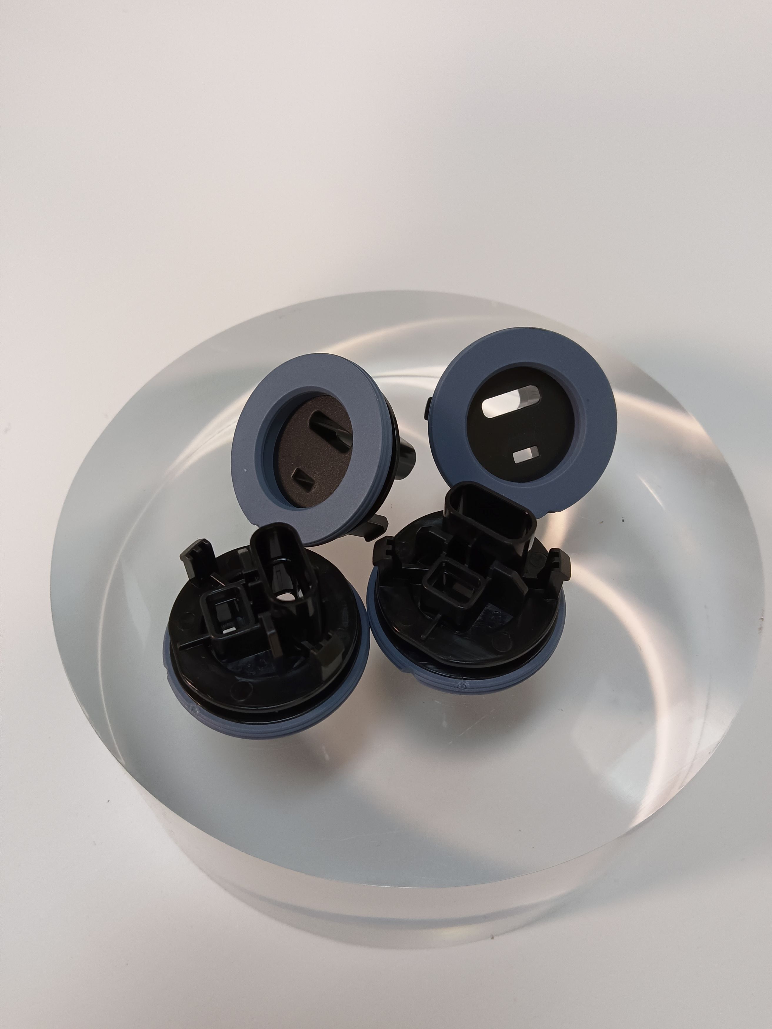 Dual Injection Molding Double Shot Two-color Type-C Charging Port | JSJM