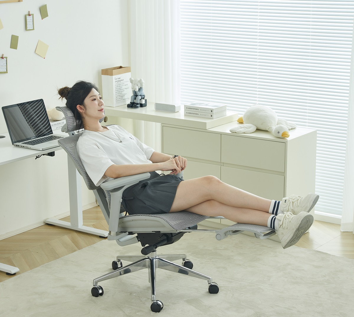 Office Chair with Footrest: Why It’s a Must-Have ? | Hookay Chair