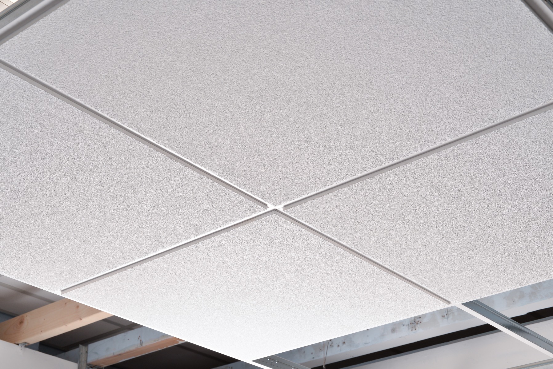 Why Tegular Ceiling Tile Systems Work Best in Office Spaces