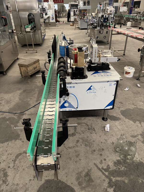 Paste Labeling Machine | SUPM