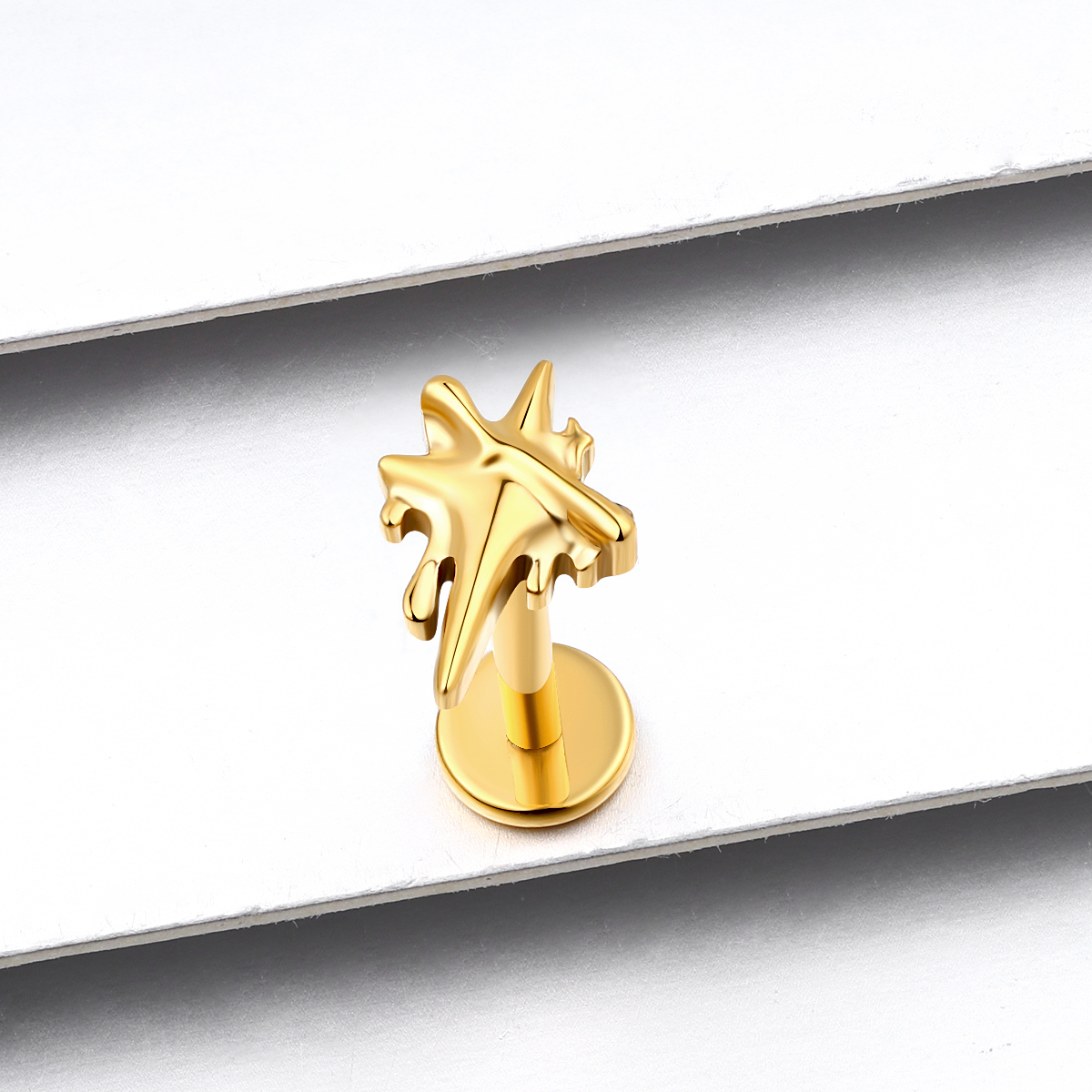 Anel labret rosqueado em titânio com formato de coração sangrando ...