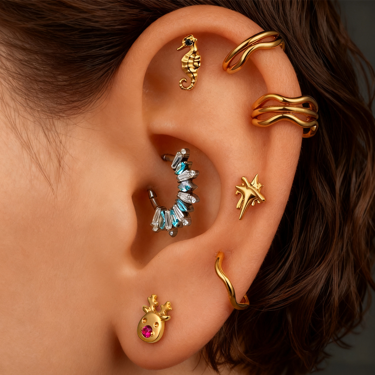 Anel labret rosqueado em titânio com formato de coração sangrando ...