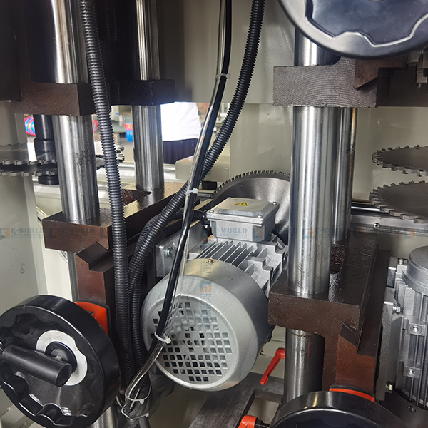 What Is a End Milling Machine? | Eworld Machine