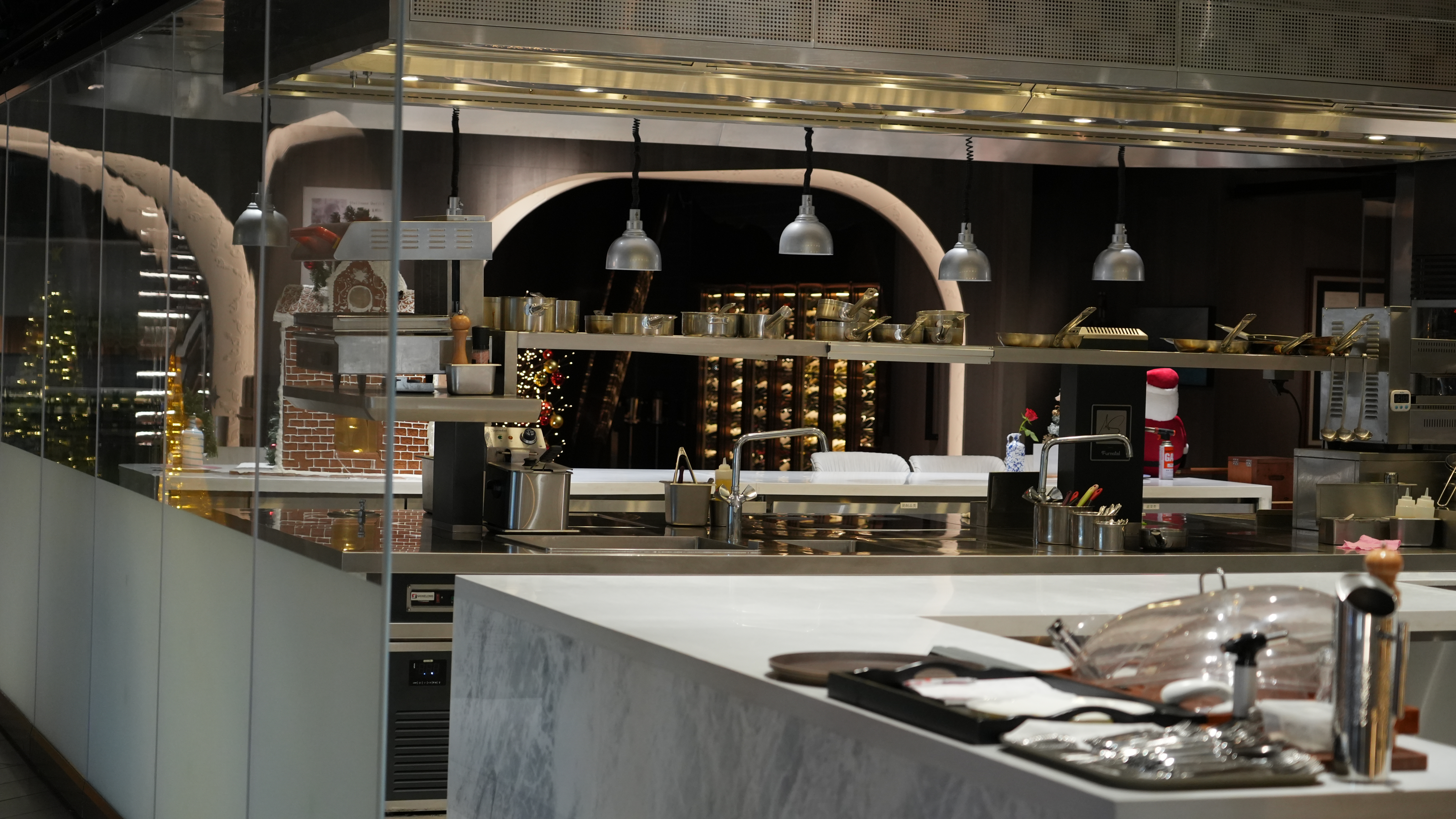 How to Balance Cost and Durability in Hotel Kitchen Equipment