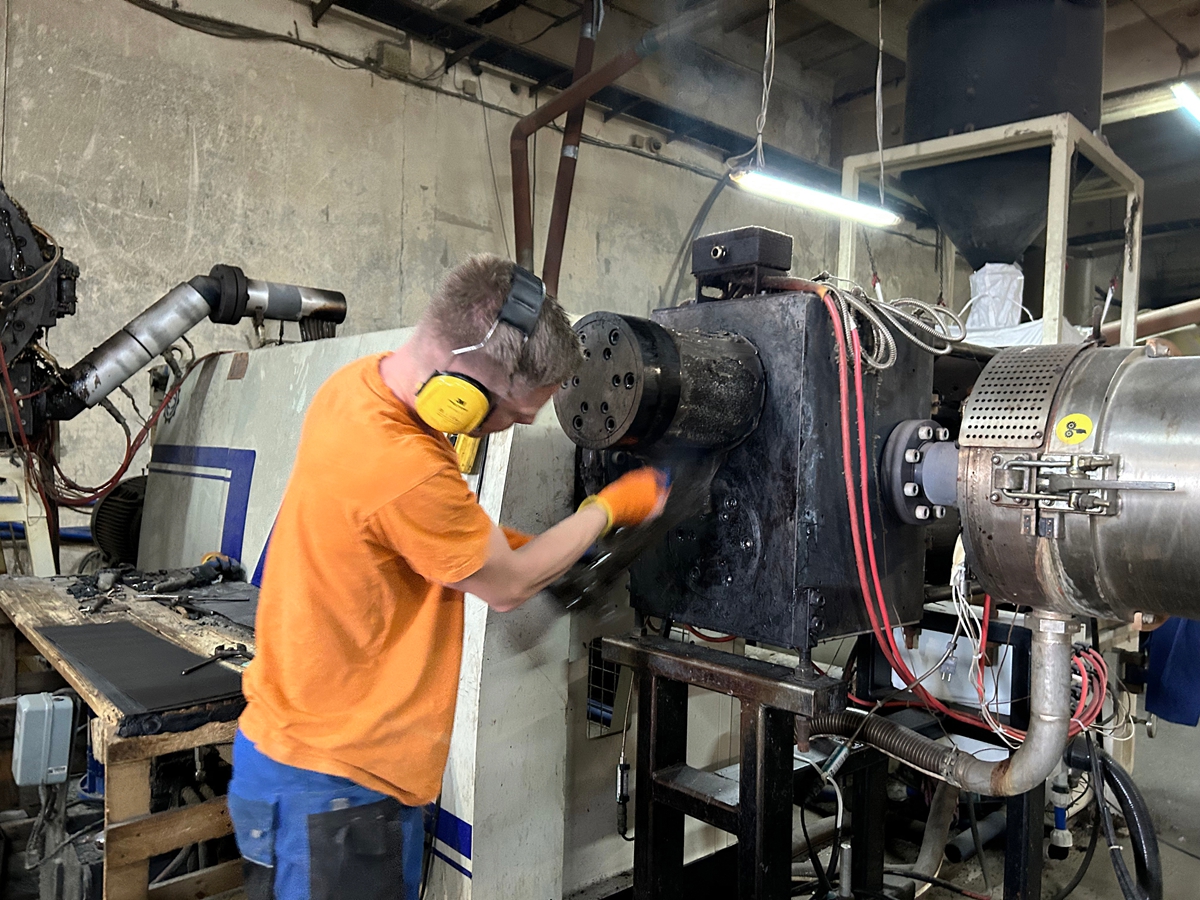 Kitech KCP160+180 Double Stage Pelletizer for PE Film Operates in ...