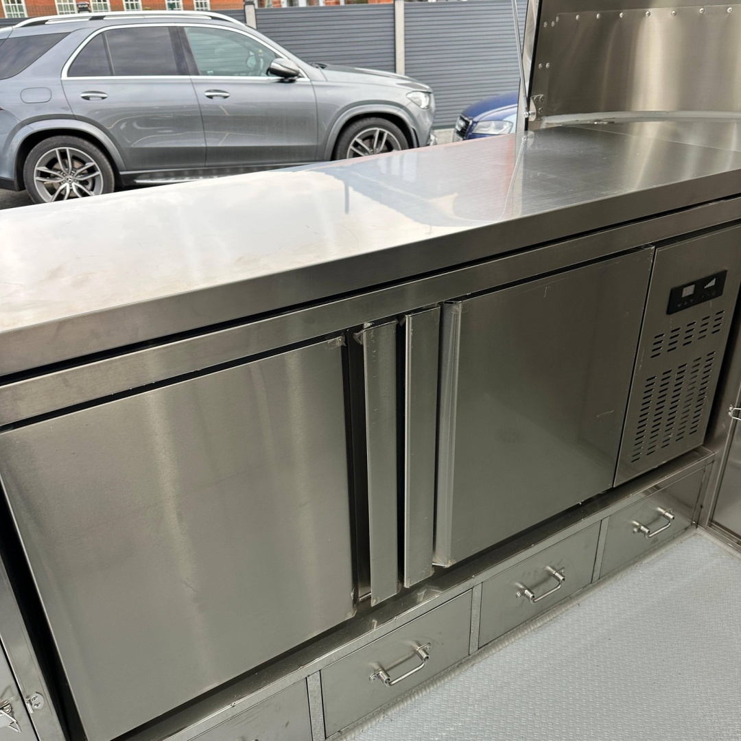 Luxury Mobile Bar Trailer [4m] - Glossy Black Retro Design for Events ...