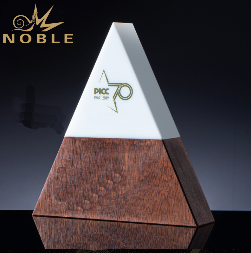 Popular New Design Custom Crystal Pyramid Award with Wooden Base ...