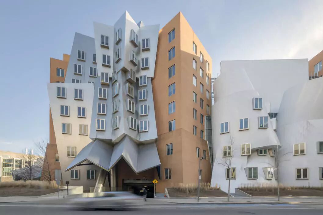 Frank Gehry: Ein unkonventioneller Architekt, der die Grenzen des ...