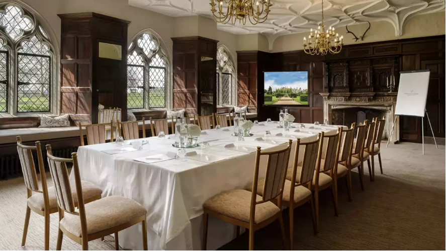 A Guide to Buy Banquet Chairs | Yumeya