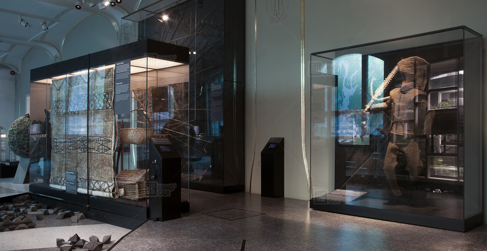 Norwegisches Historisches Museum | DG-Ausstellungsvitrine