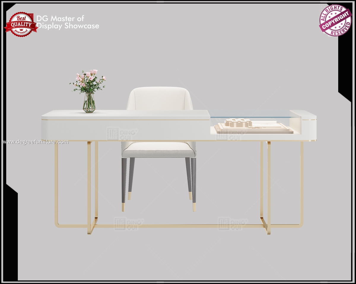 Hersteller von kundenspezifischen Vitrinenlösungen | DG Display Showcase