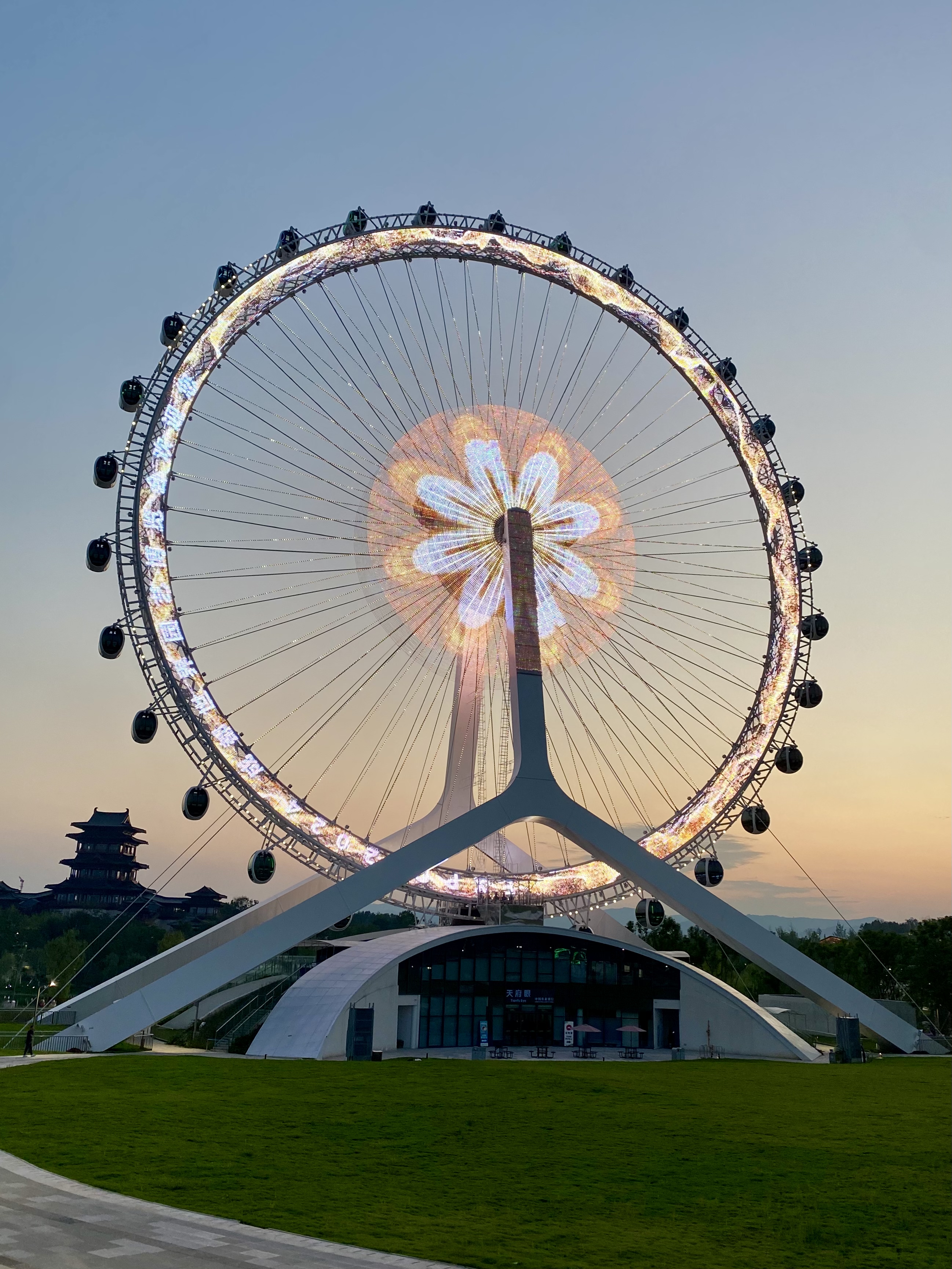 Ferris Wheel Ride Giant Wheel GLC-88CD For Amusement Park | Jinma Rides