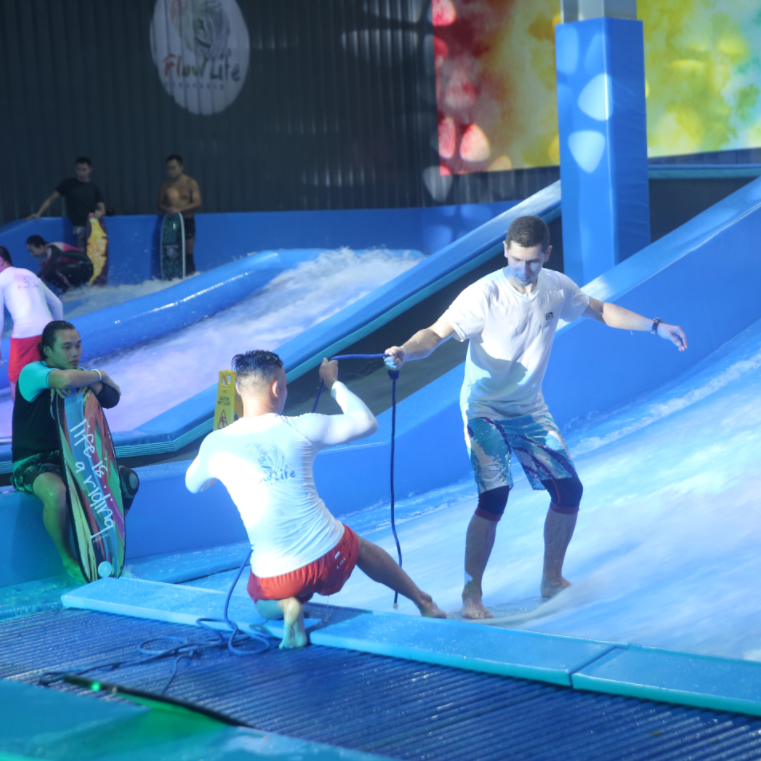 Flowlife Amusement Park Products Wave Pool Machine Surfing Simulator