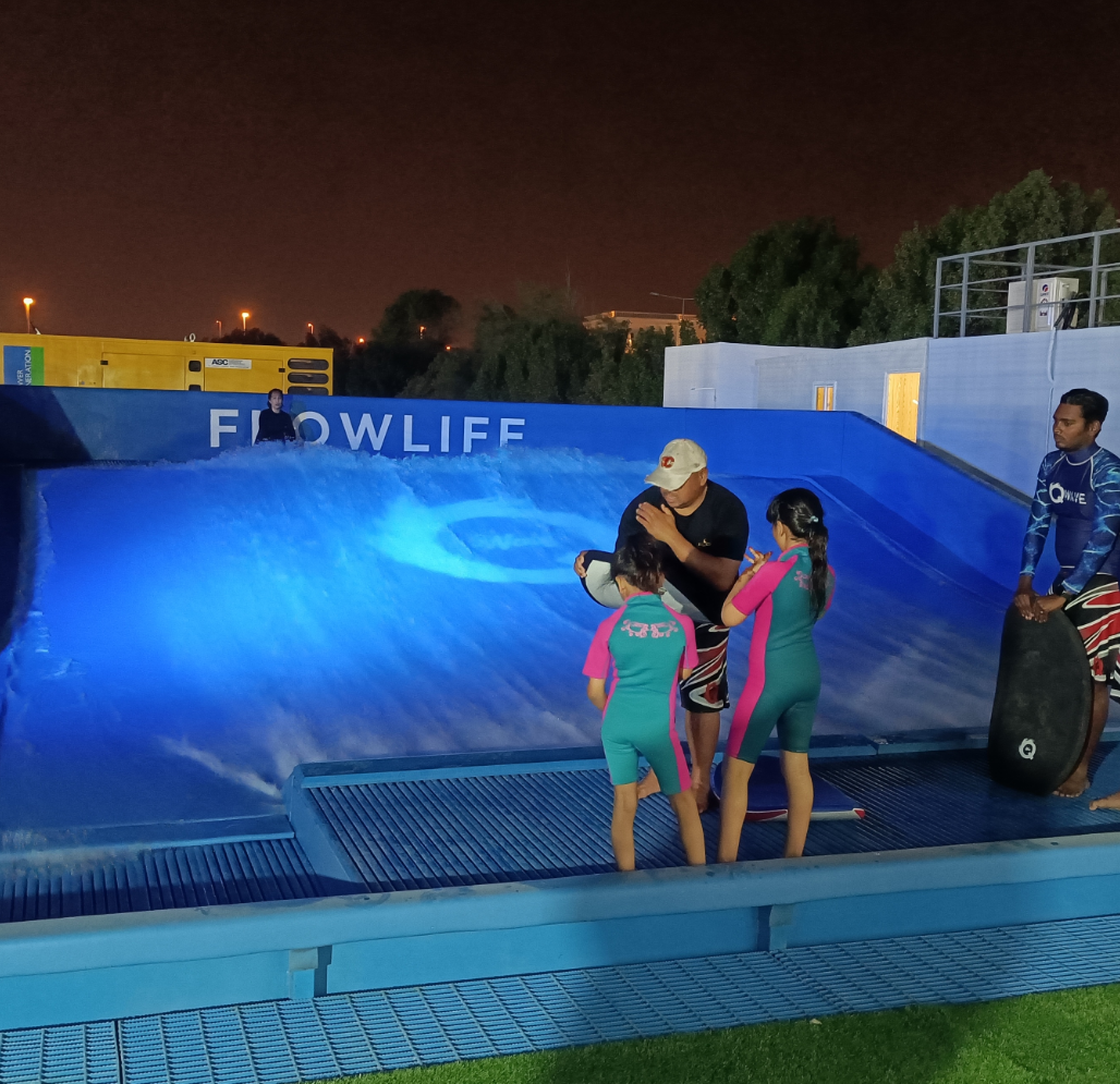 Flowlife Qatar Amusement Park Products Swimming Pool Wave Machine
