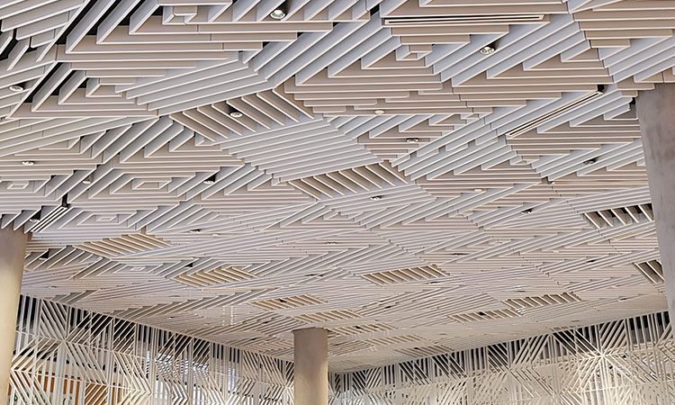 What Are the Two Types of Metal Ceiling Materials？ - PRANCE