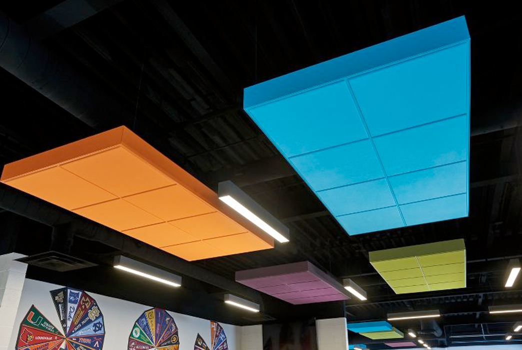 Guía completa de sistemas de techo flotante para espacios comerciales