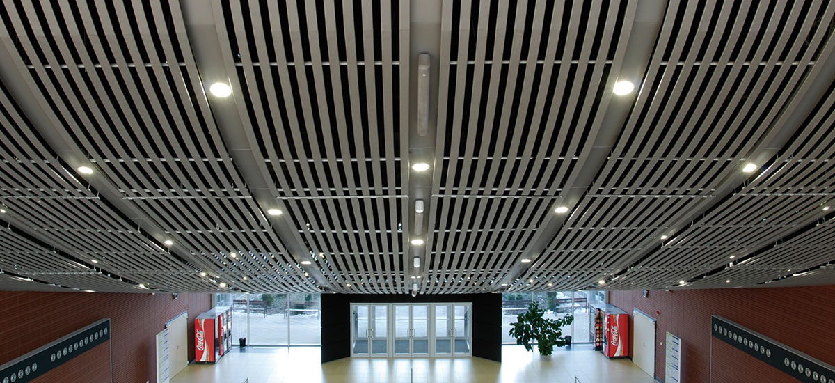10 Ide Plafon Metal untuk Interior Komersial yang Menakjubkan