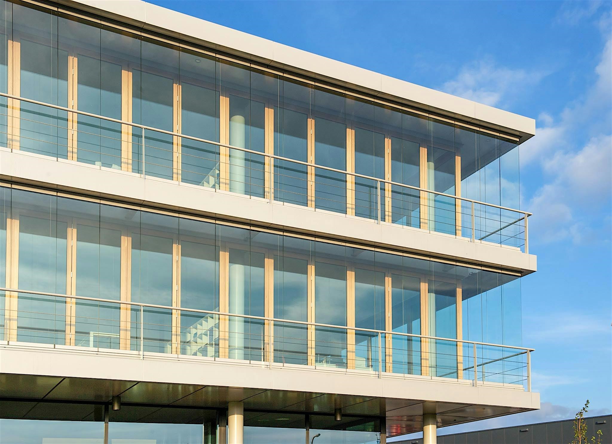 10 Benefits of Double Skin Facades for Commercial Buildings