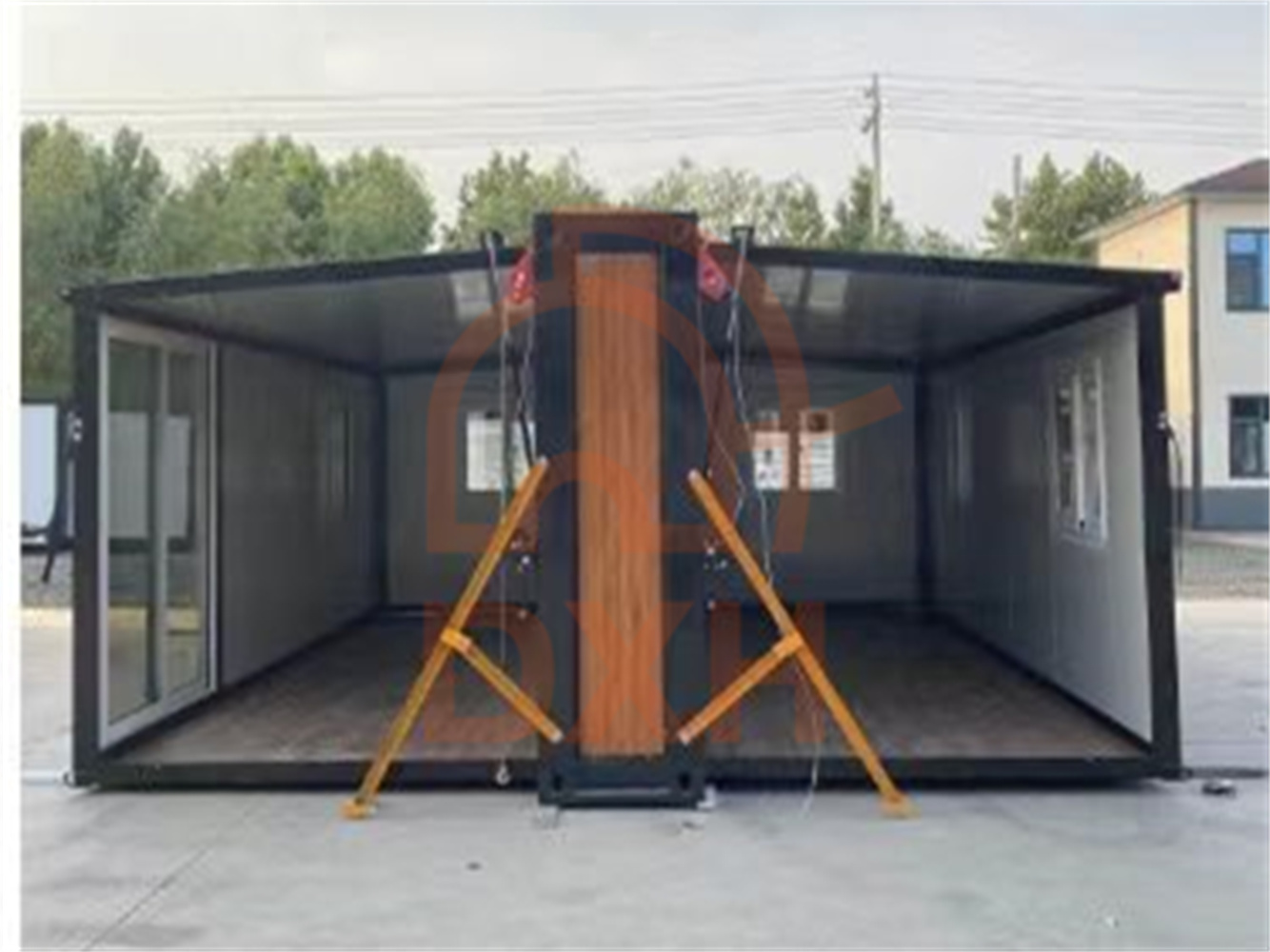Portable Living Space: 20ft Expandable Container House - DXH