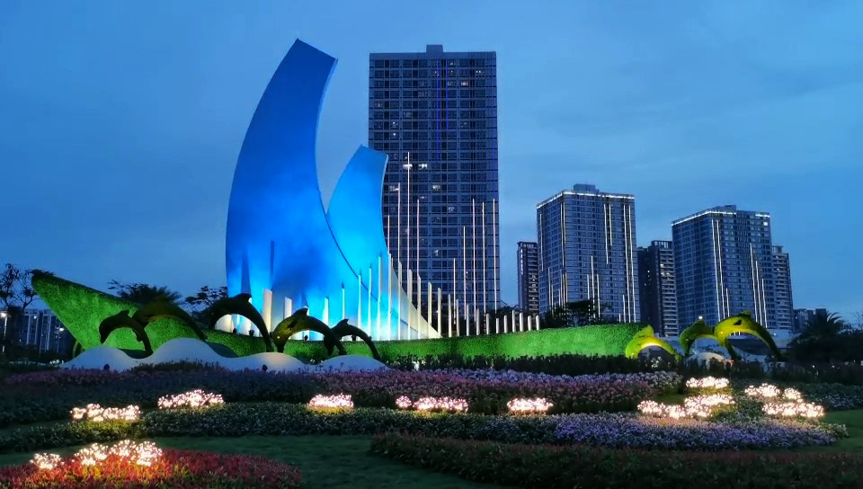 Shimmering Waters: Illuminating the Beauty of Nansha Seaside Park in ...