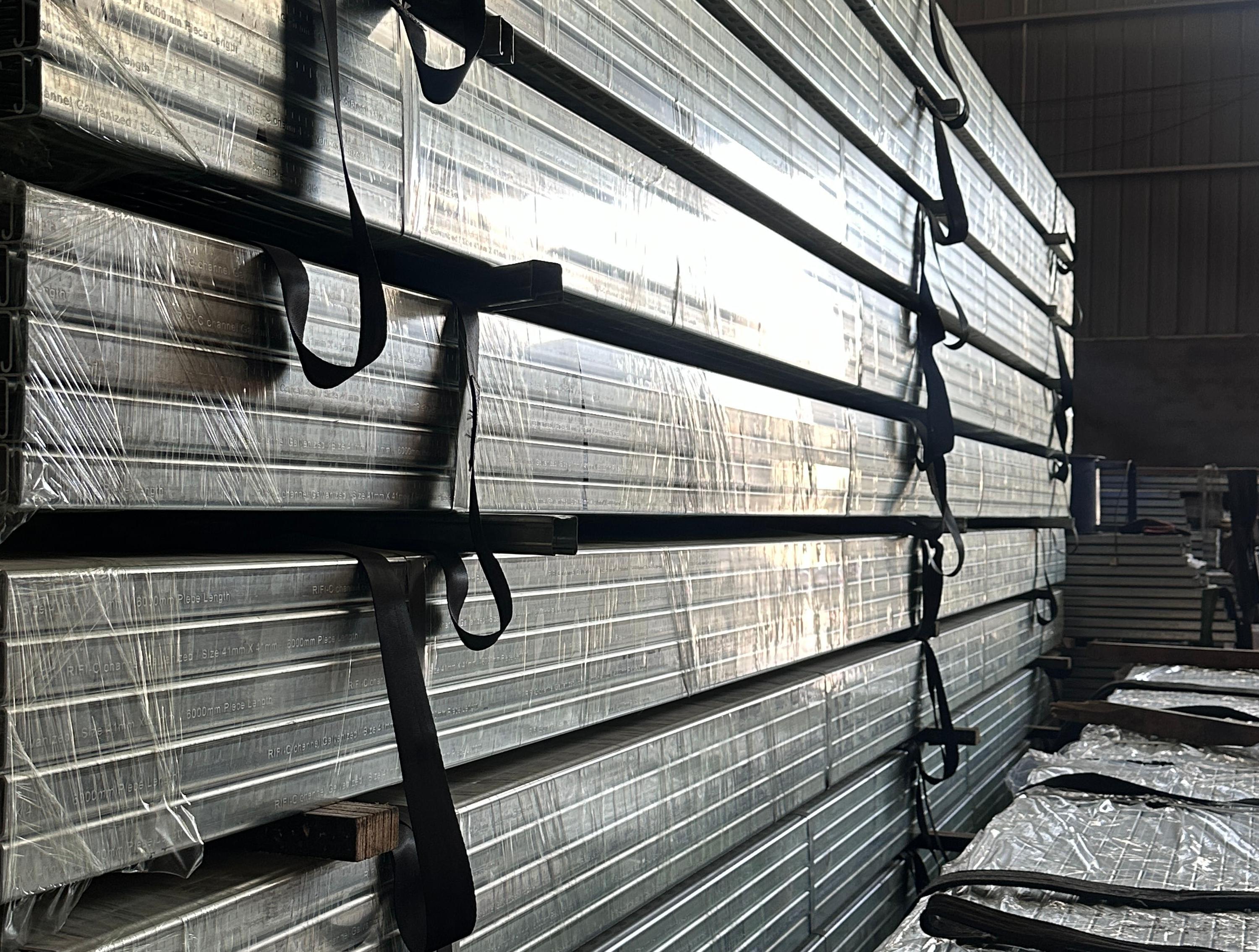 Plain Channel41x25mm, 41x35mm Pre-galvanized Perforated Plain / Slotted ...