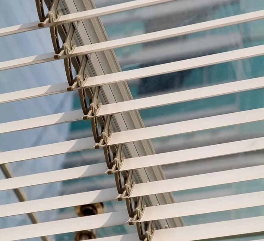 Exterior Ceiling Louvre Sun Shade Systems 1000 - 6000mm Blades Span ...