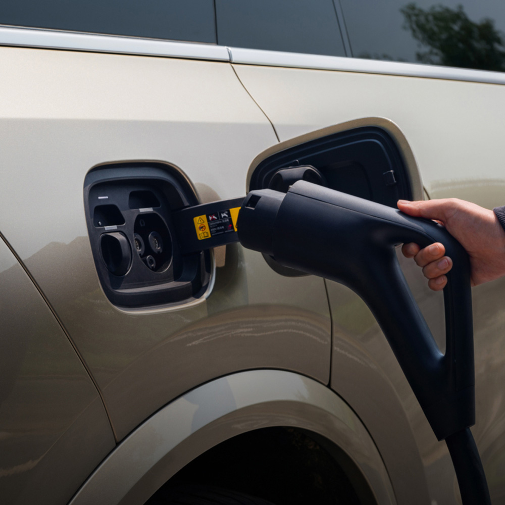 Revolutionizing Electric Vehicles: the Power of the EV Charger Gun - E-YUAN