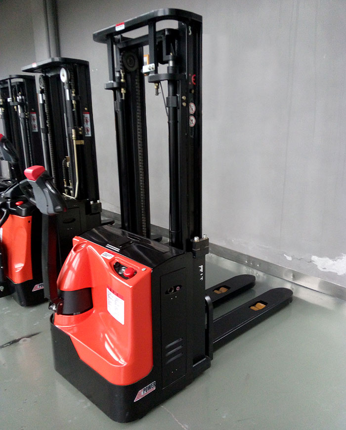 VLIFT 2 Ton 24V280Ah Lead Acid Battery Electric Stacker - VLIFT