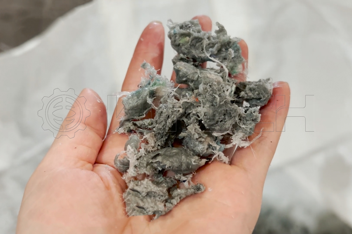 Recyclage efficace des films plastiques : Presse à semi-fusion de ...