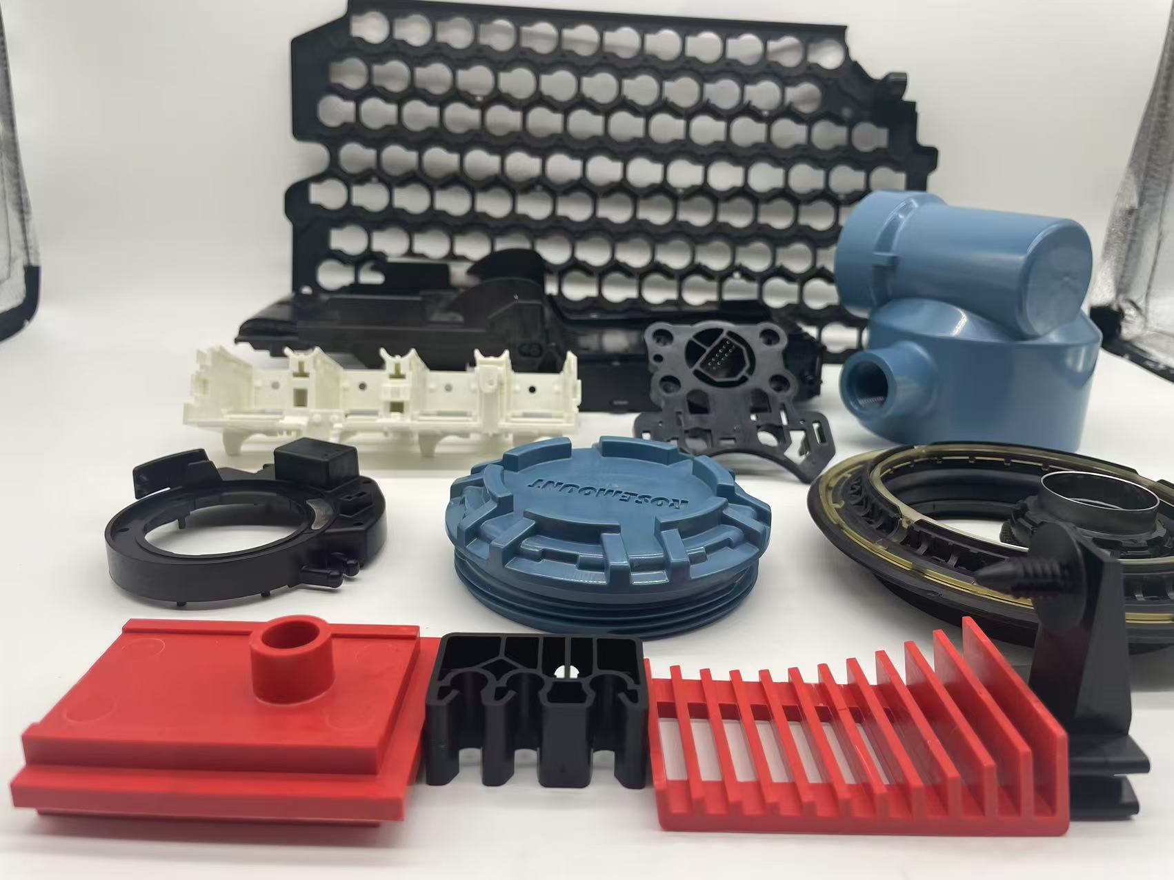 Automotive Plastic Mold - - Pioneer Plastech - Pioneer Plastech