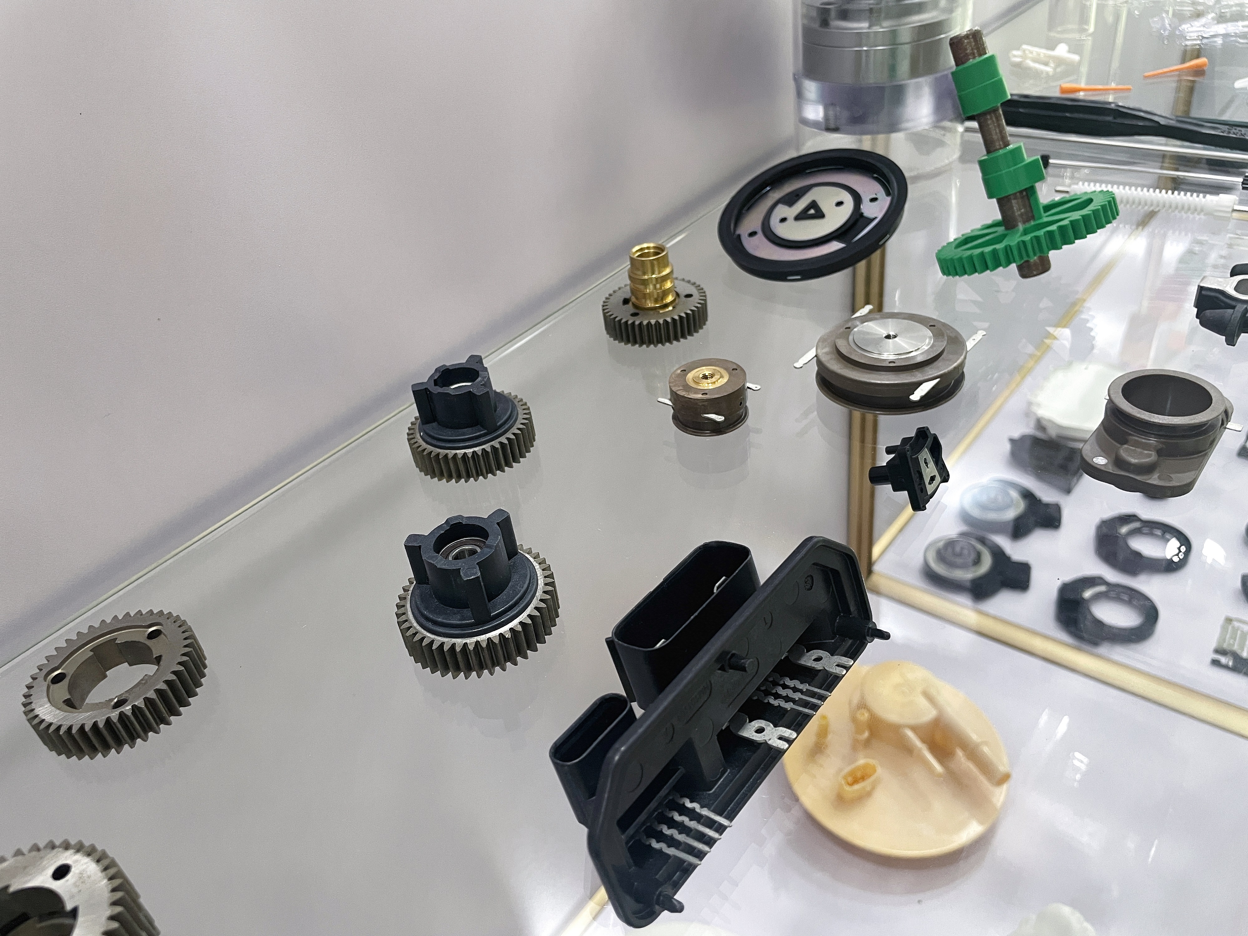 Insert Molding: Benefits and Applications in Precision Manufacturing | Pioneer Plastech