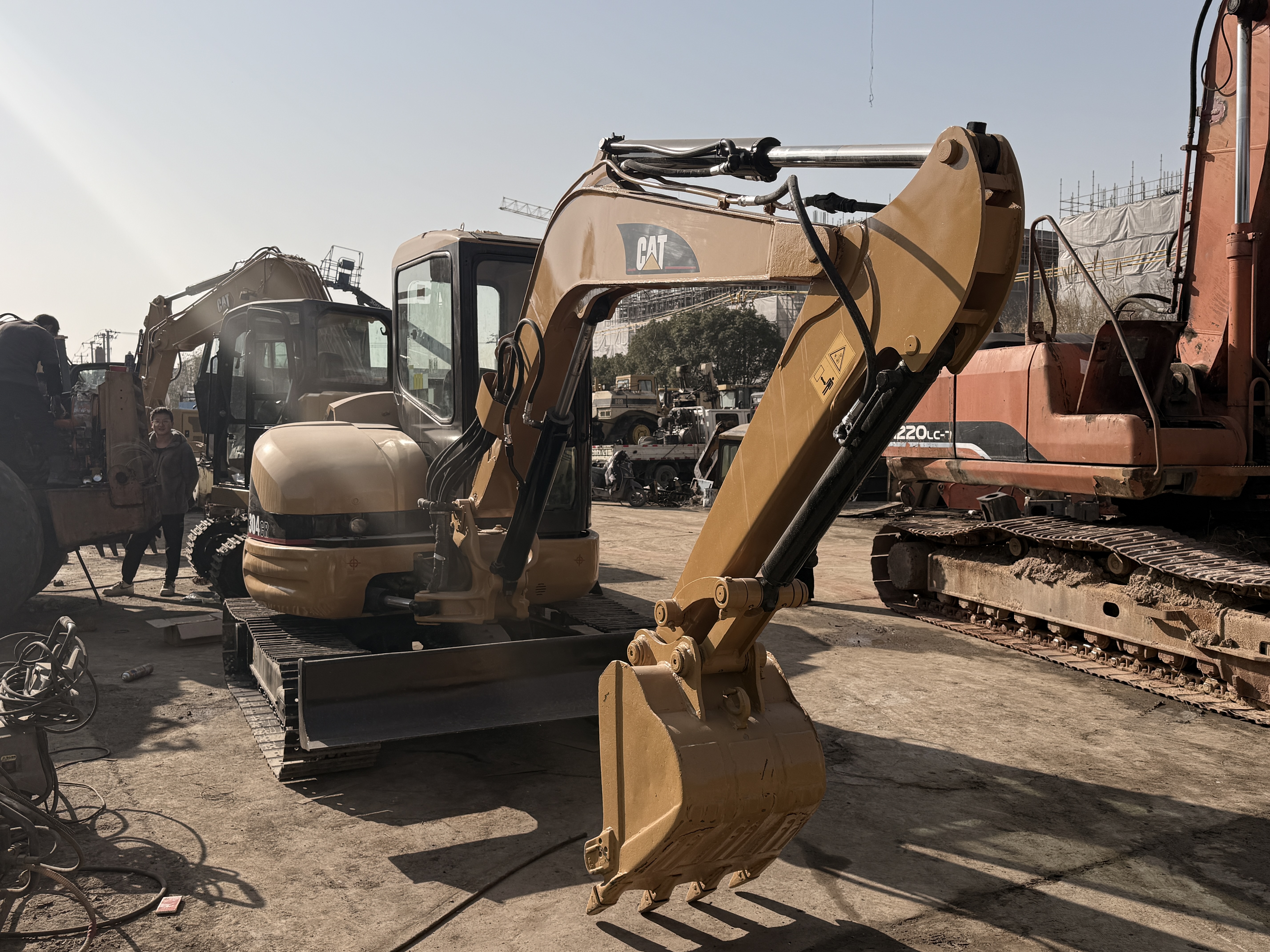 Escavadeira CAT 304CR usada, mini escavadeira de esteiras hidráulica de ...