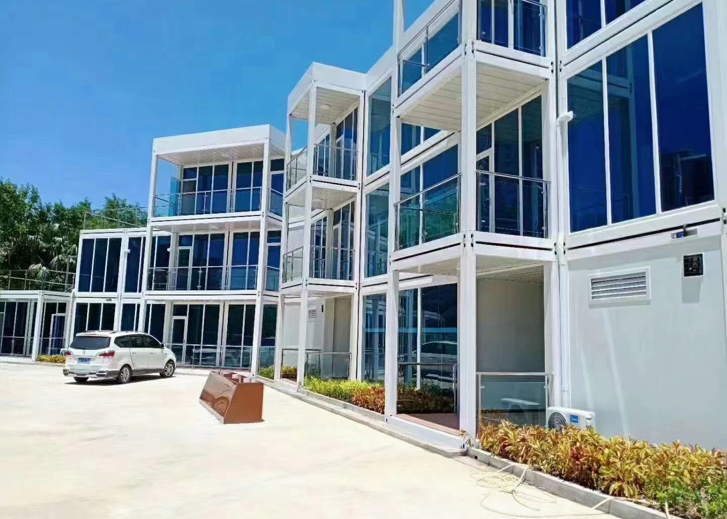 Revolutionizing Home Construction: the Rise of Prefab Container Houses ...