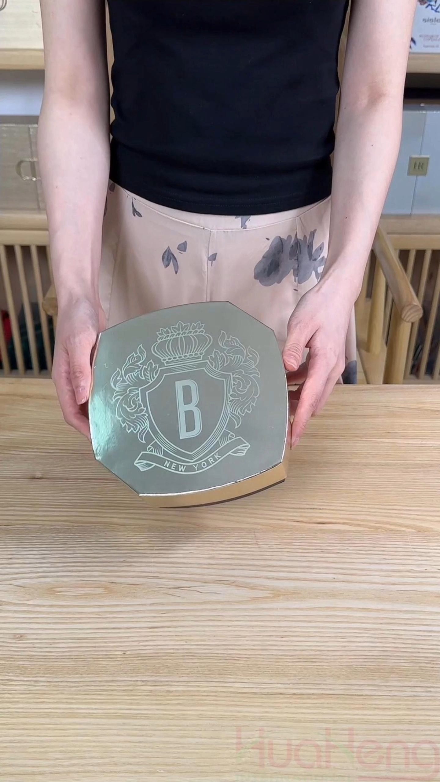 Festive Delight: the Unique Lipstick and Powder Compact Packaging Box ...