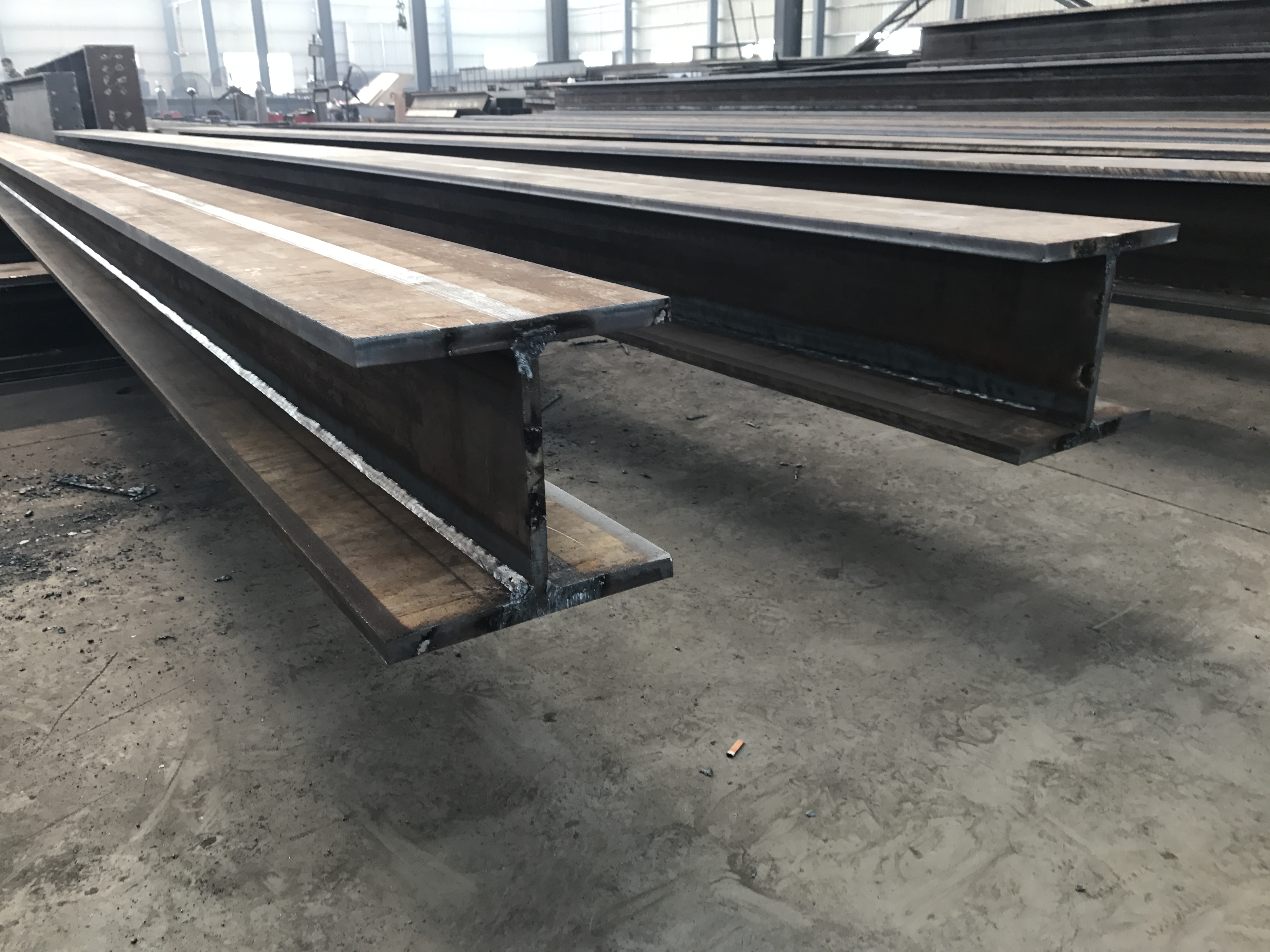 Poutre de structure en acier lisse résistante à la corrosion ...