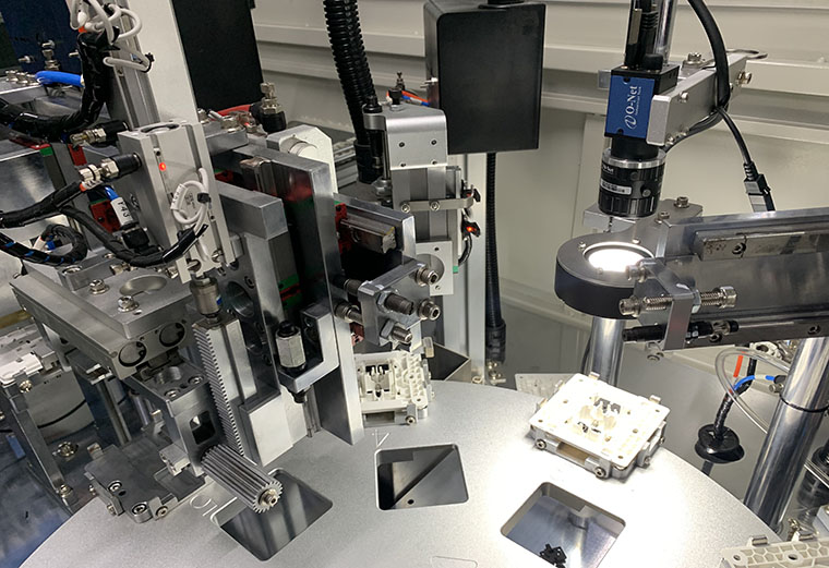 Electric 5 Poles Plug Switch Socket Assembly Machine | Yicheng