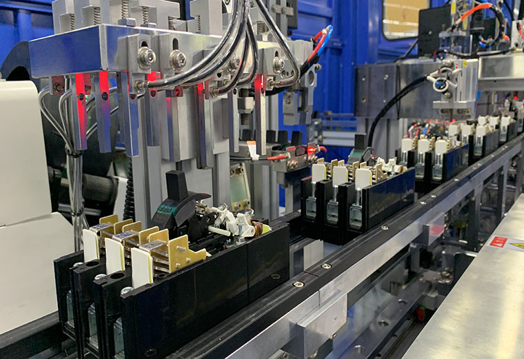 Full Automatic CE Standard MCCB Circuit Breaker Assembly Machine ...