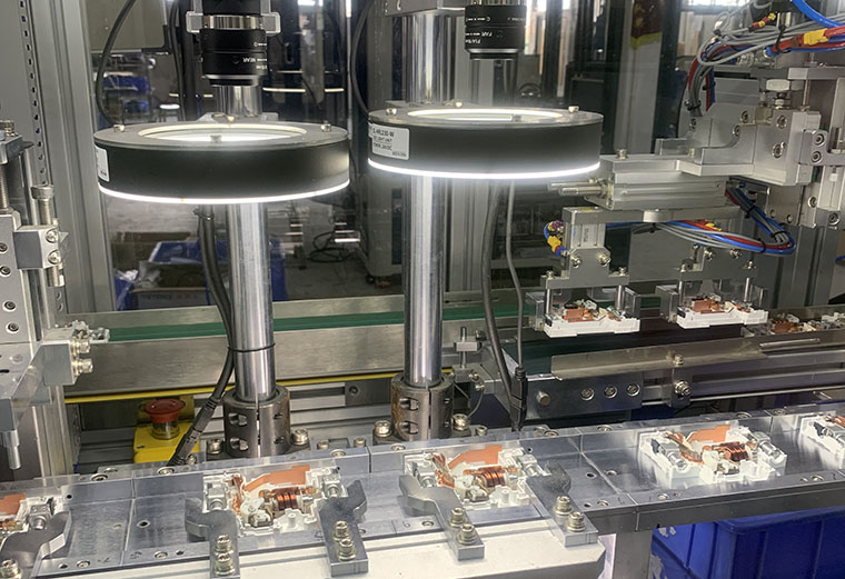 MCB Feeding and Assembly Manufacturing Production Line | Yicheng