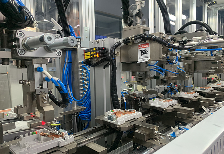 Efficient MCB 3CA Multi-Pole Automation Assembly Machine by Yicheng