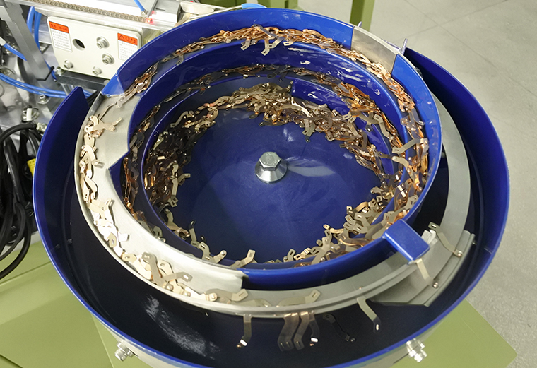 CNC Automatic Electric Linear Bowl Part Feeder Vibratory Feeder Machine ...