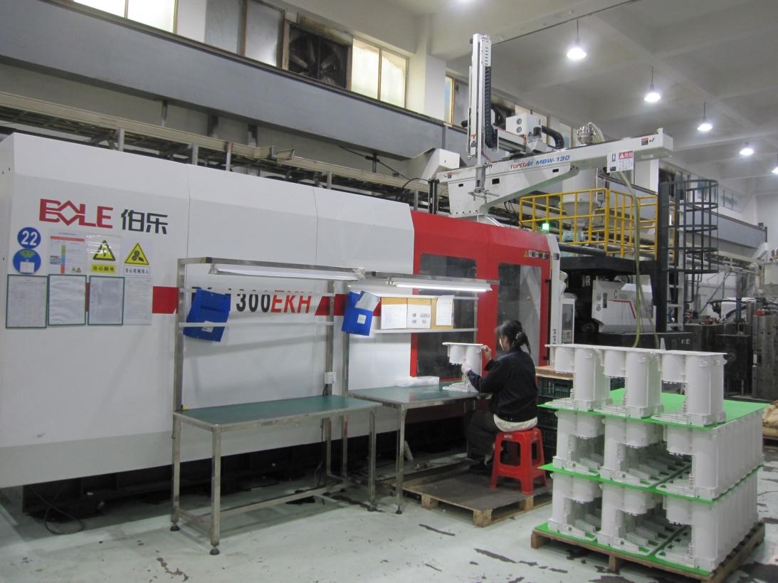 What Are the 4 Stages of Injection Molding? | F&Q TECH