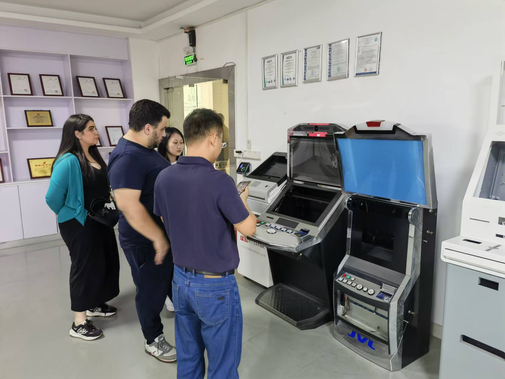 Welcome Swiss Clients to Visit Hongzhou Smart Kiosk Factory - Hongzhou ...