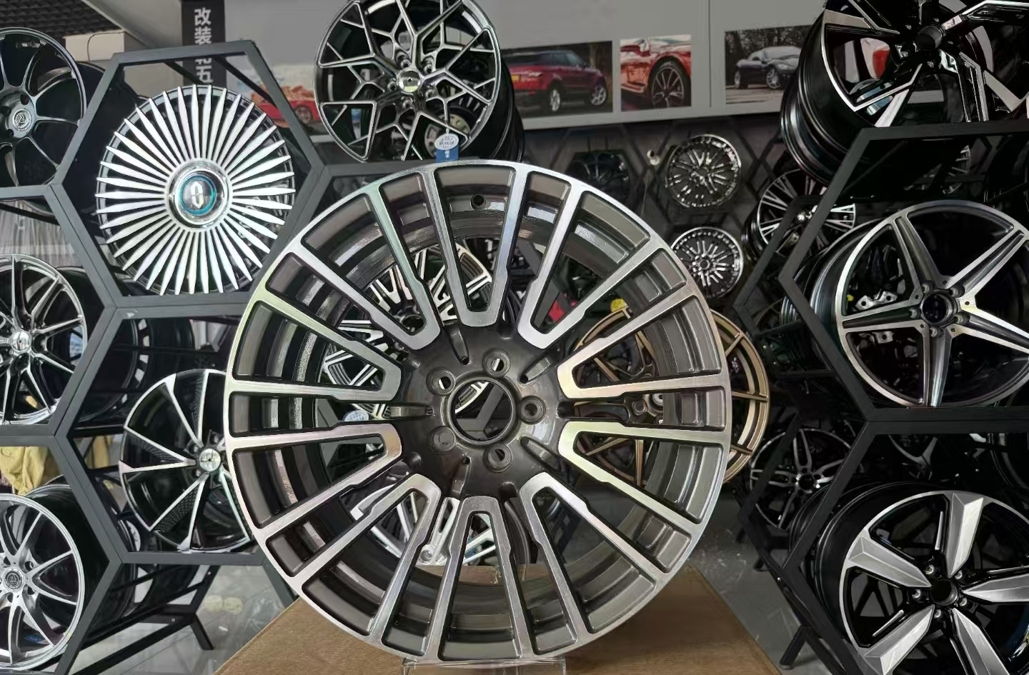 Alloy Automotive Wheel Rims Aftermarket Off Road SUV Car Rims | Rocars