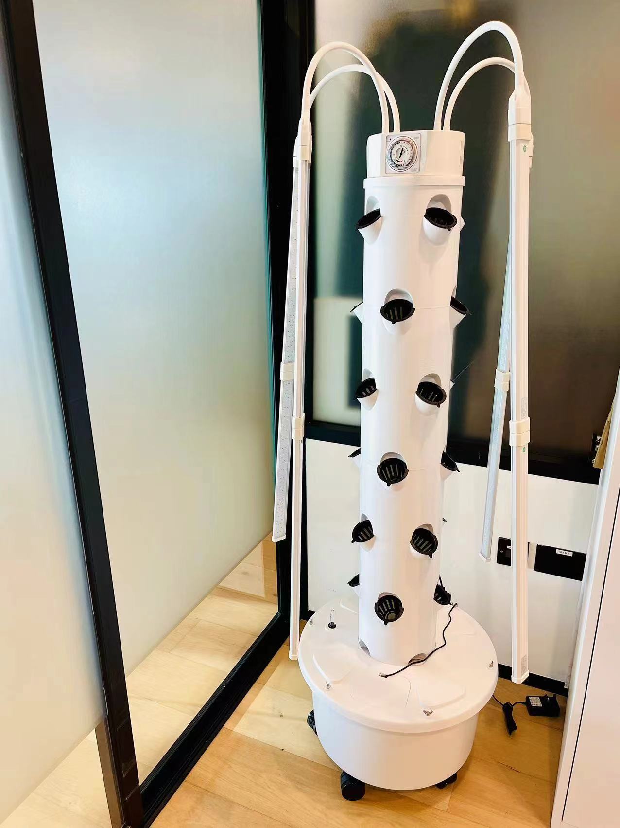 Spain Customer Begins Home Vegetable Growing Using 4P6 Vertical ...